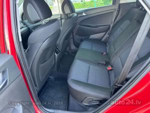 Red Hyundai Tucson 2018 in Tallinn, with an engine capacity of 1.70 L and mileage of 167 thousand km for 12900 €, photo 13 on AUTOMOTO.COM.LV