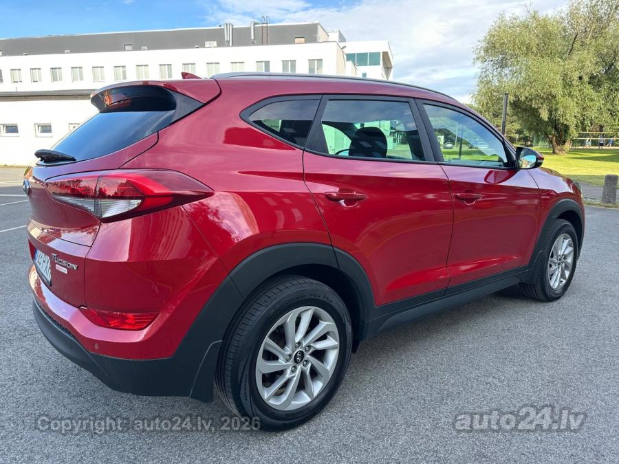 Red Hyundai Tucson 2018 in Tallinn, with an engine capacity of 1.70 L and mileage of 167 thousand km for 12900 €, photo 14 on AUTOMOTO.COM.LV