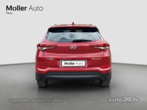Sarkans Hyundai Tucson 2018 Pērnava, ar dzinēja tilpumu 1.70 L un nobraukumu 167 tūkst. km par 15900 €, foto 4 vietnē AUTOMOTO.COM.LV