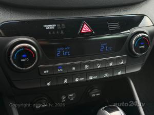 Sarkans Hyundai Tucson 2018 Pērnava, ar dzinēja tilpumu 1.70 L un nobraukumu 167 tūkst. km par 15900 €, foto 12 vietnē AUTOMOTO.COM.LV