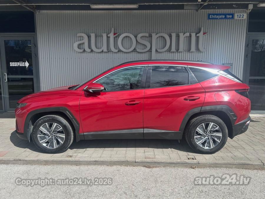 Red Hyundai Tucson 2022 in Tallinn, with an engine capacity of 1.60 L and mileage of 63 thousand km for 23990 €, photo 3 on AUTOMOTO.COM.LV