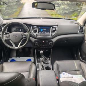 Violet Hyundai Tucson 2018 in Utena, with an engine capacity of 2.00 L and mileage of 191 thousand km for 12200 €, photo 9 on AUTOMOTO.COM.LV