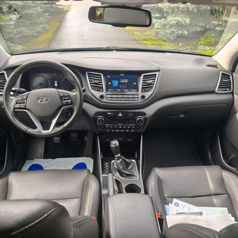 Violet Hyundai Tucson 2018 in Utena, with an engine capacity of 2.00 L and mileage of 191 thousand km for 12200 €, photo 9 on AUTOMOTO.COM.LV