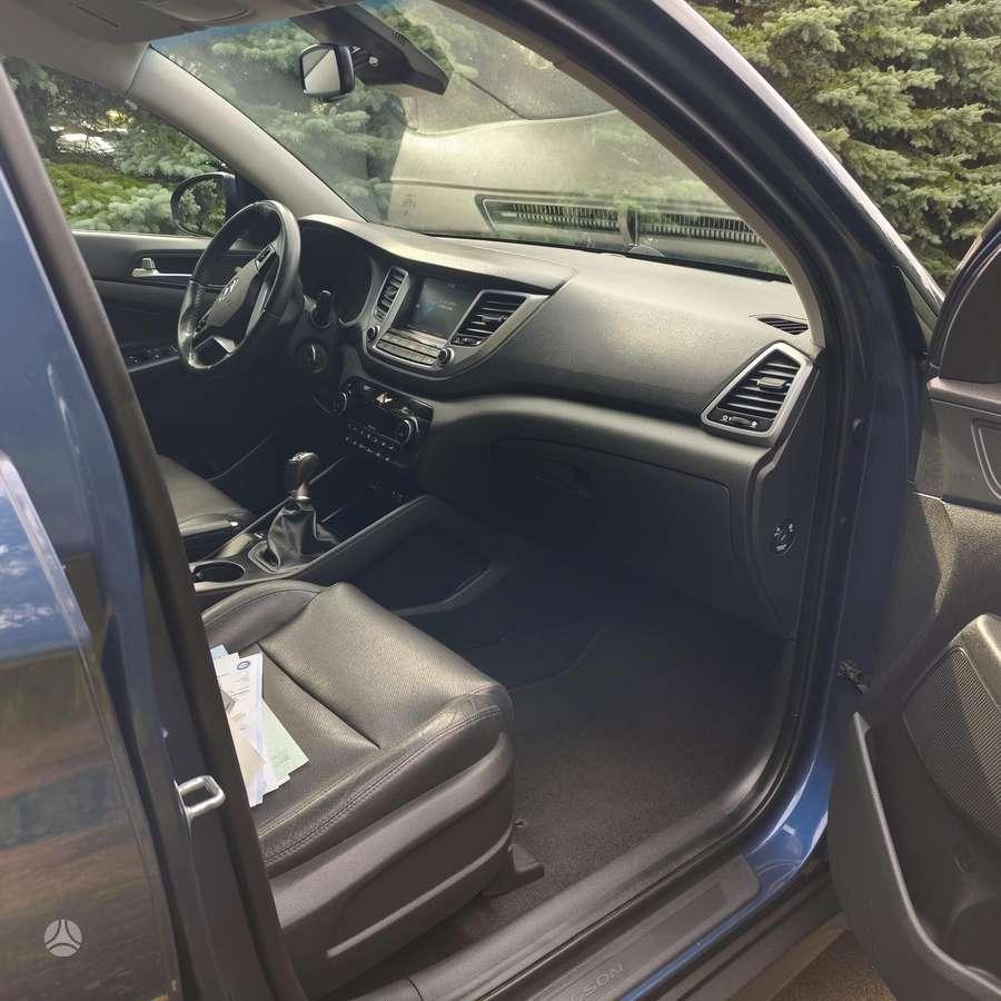 Violet Hyundai Tucson 2018 in Utena, with an engine capacity of 2.00 L and mileage of 191 thousand km for 12200 €, photo 11 on AUTOMOTO.COM.LV