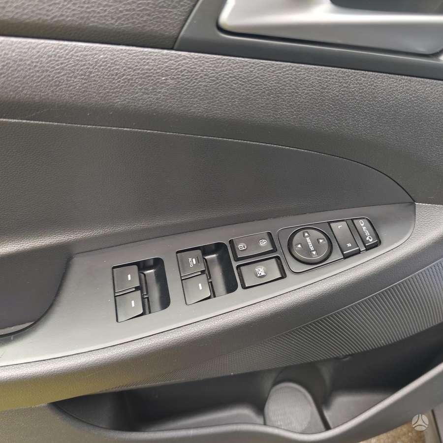 Violet Hyundai Tucson 2018 in Utena, with an engine capacity of 2.00 L and mileage of 191 thousand km for 12200 €, photo 12 on AUTOMOTO.COM.LV