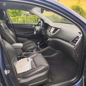 Violet Hyundai Tucson 2018 in Utena, with an engine capacity of 2.00 L and mileage of 191 thousand km for 12200 €, photo 24 on AUTOMOTO.COM.LV