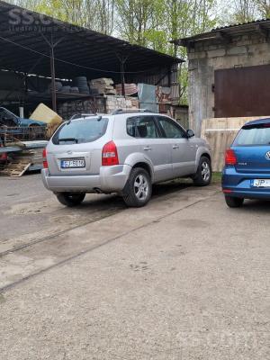 White Hyundai Tucson 2006 in Riga, with an engine capacity of 2.00 L and mileage of 126 thousand km for 550 €, photo  on AUTOMOTO.COM.LV