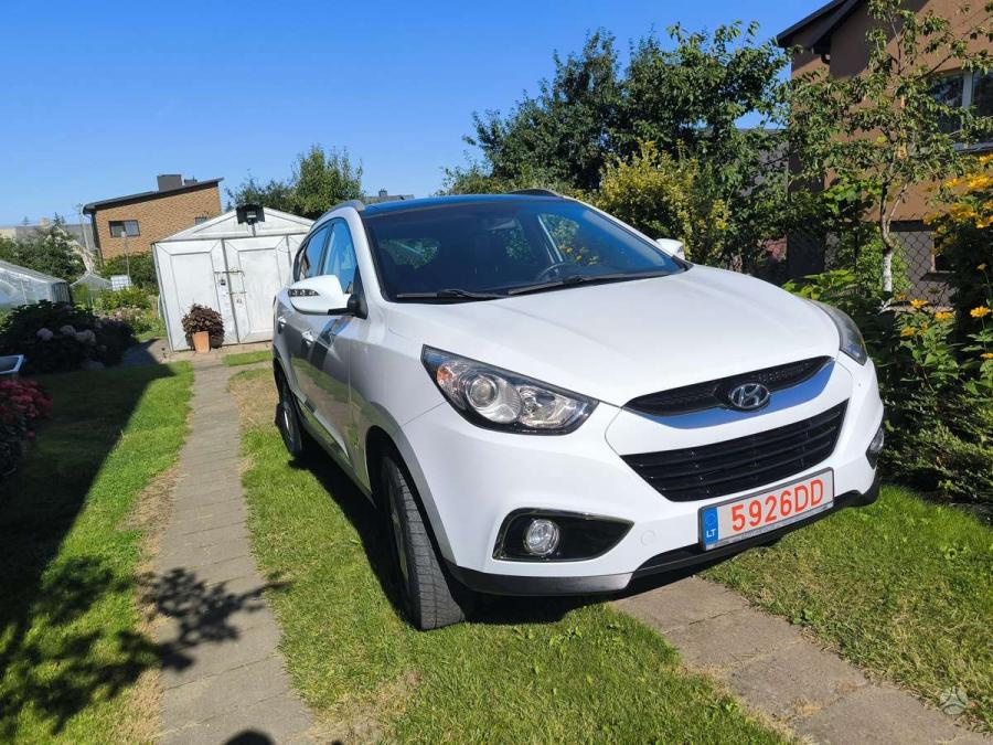 Balts Hyundai Tucson 2011 Kauņa, ar dzinēja tilpumu 1.69 L un nobraukumu 298 tūkst. km par 4600 €, foto 1 vietnē AUTOMOTO.COM.LV