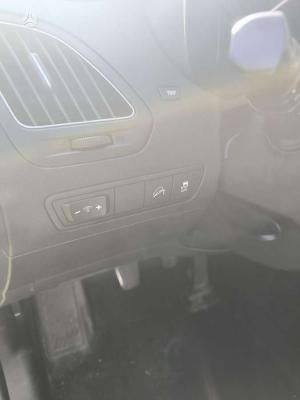 Balts Hyundai Tucson 2011 Kauņa, ar dzinēja tilpumu 1.69 L un nobraukumu 298 tūkst. km par 4600 €, foto 13 vietnē AUTOMOTO.COM.LV