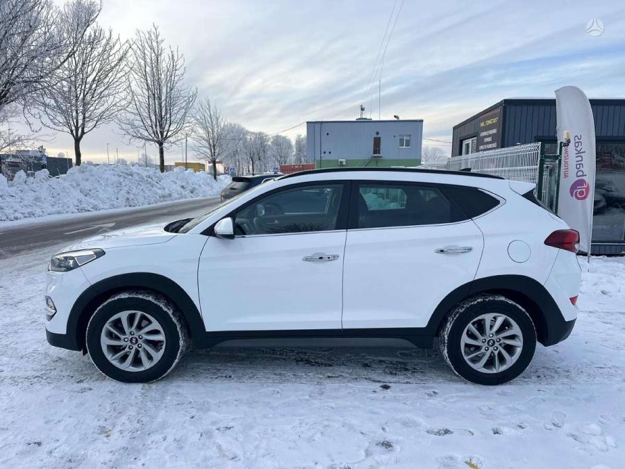 White Hyundai Tucson 2015 in Klaipeda, with an engine capacity of 1.69 L and mileage of 126 thousand km for 12999 €, photo 9 on AUTOMOTO.COM.LV