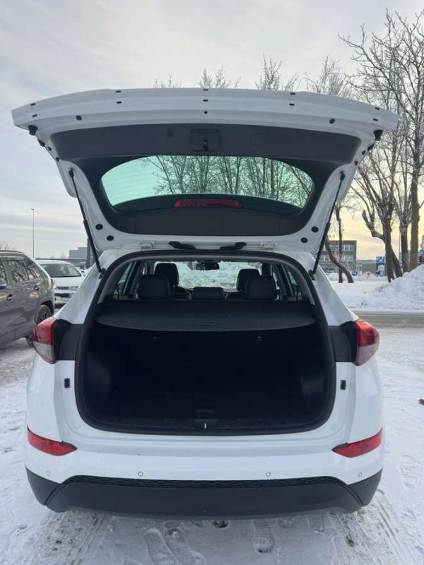 White Hyundai Tucson 2015 in Klaipeda, with an engine capacity of 1.69 L and mileage of 126 thousand km for 12999 €, photo 11 on AUTOMOTO.COM.LV