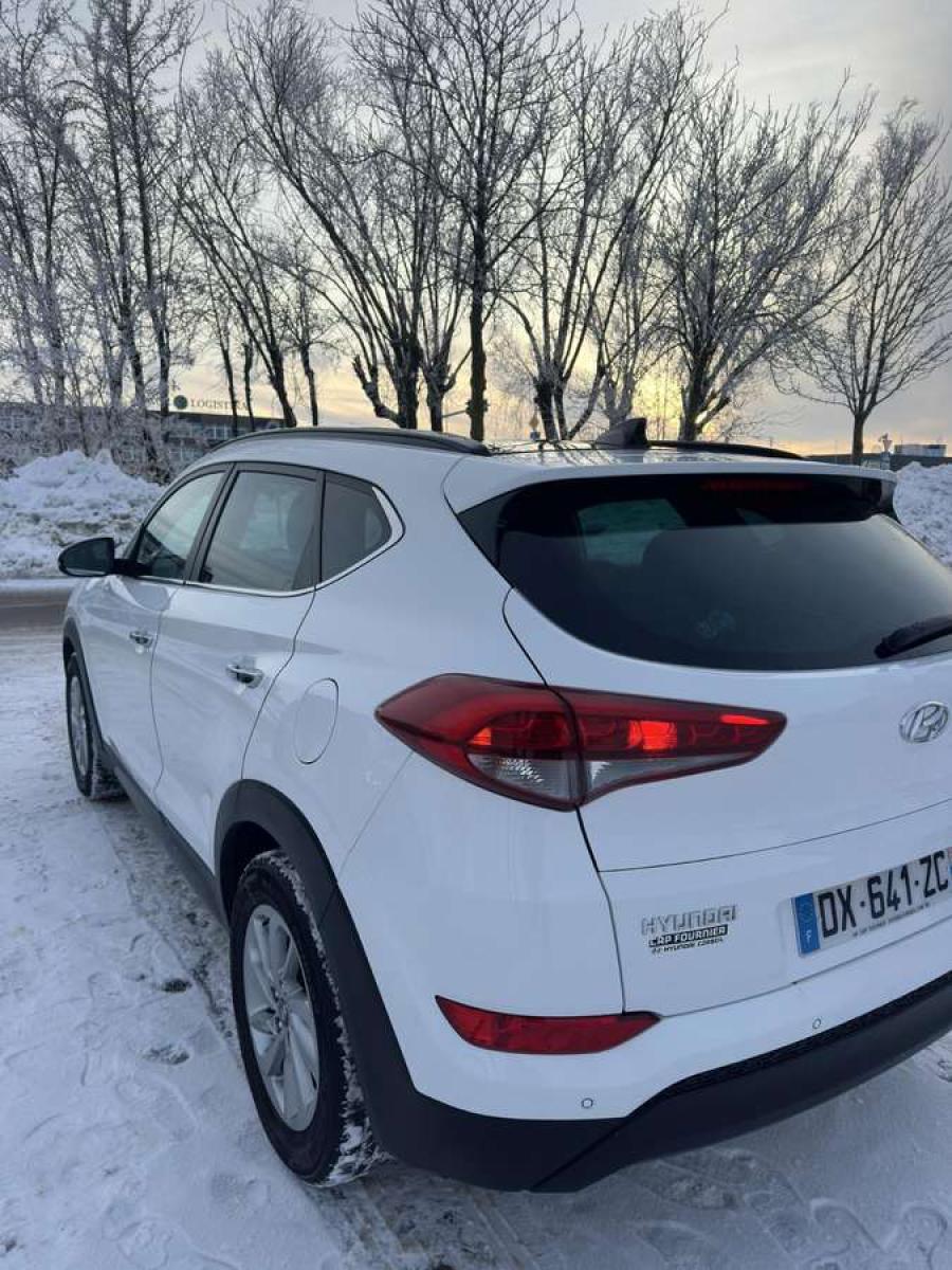 White Hyundai Tucson 2015 in Klaipeda, with an engine capacity of 1.69 L and mileage of 126 thousand km for 12999 €, photo 12 on AUTOMOTO.COM.LV