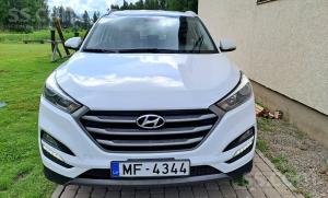 White Hyundai Tucson 2015 in Liepaja, with an engine capacity of 1.70 L and mileage of 234 thousand km for 8900 €, photo 3 on AUTOMOTO.COM.LV