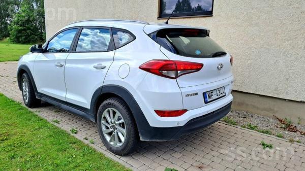 Balts Hyundai Tucson 2015 Liepāja, ar dzinēja tilpumu 1.70 L un nobraukumu 234 tūkst. km par 8900 €, foto 4 vietnē AUTOMOTO.COM.LV
