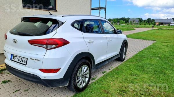 Balts Hyundai Tucson 2015 Liepāja, ar dzinēja tilpumu 1.70 L un nobraukumu 234 tūkst. km par 8900 €, foto 5 vietnē AUTOMOTO.COM.LV