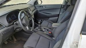 White Hyundai Tucson 2015 in Liepaja, with an engine capacity of 1.70 L and mileage of 234 thousand km for 8900 €, photo 8 on AUTOMOTO.COM.LV