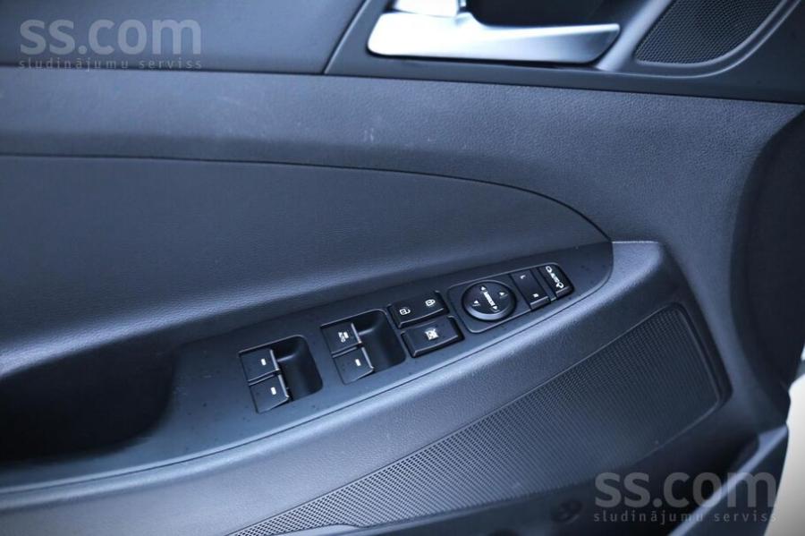 Balts Hyundai Tucson 2015 Rīga, ar dzinēja tilpumu 1.60 L un nobraukumu 167 tūkst. km par 12995 €, foto 17 vietnē AUTOMOTO.COM.LV
