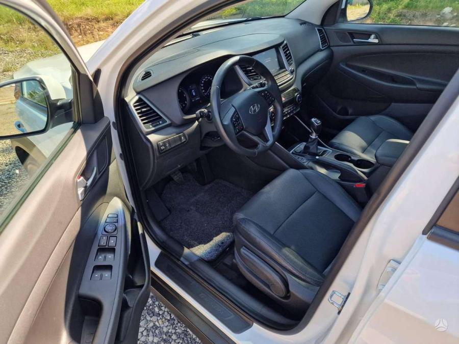 Balts Hyundai Tucson 2015 Panevēža, ar dzinēja tilpumu 1.70 L un nobraukumu 238 tūkst. km par 7999 €, foto 20 vietnē AUTOMOTO.COM.LV