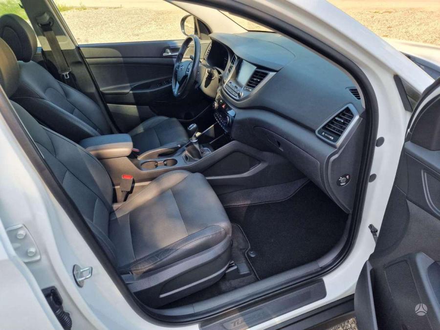 Balts Hyundai Tucson 2015 Panevēža, ar dzinēja tilpumu 1.70 L un nobraukumu 238 tūkst. km par 7999 €, foto 28 vietnē AUTOMOTO.COM.LV