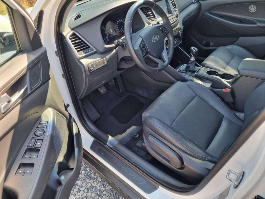 Balts Hyundai Tucson 2015 Panevēža, ar dzinēja tilpumu 1.70 L un nobraukumu 238 tūkst. km par 7999 €, foto 30 vietnē AUTOMOTO.COM.LV