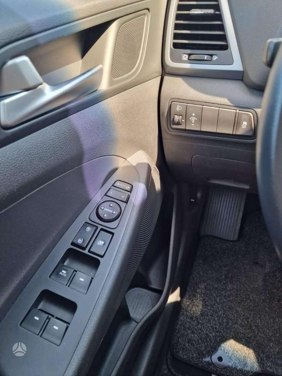 Balts Hyundai Tucson 2015 Panevēža, ar dzinēja tilpumu 1.70 L un nobraukumu 238 tūkst. km par 7999 €, foto 31 vietnē AUTOMOTO.COM.LV
