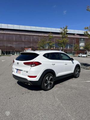 White Hyundai Tucson 2016 in Klaipeda, with an engine capacity of 1.60 L and mileage of 234 thousand km for 9400 €, photo 3 on AUTOMOTO.COM.LV