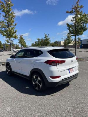 White Hyundai Tucson 2016 in Klaipeda, with an engine capacity of 1.60 L and mileage of 234 thousand km for 9400 €, photo 4 on AUTOMOTO.COM.LV