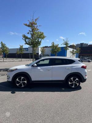 White Hyundai Tucson 2016 in Klaipeda, with an engine capacity of 1.60 L and mileage of 234 thousand km for 9400 €, photo 5 on AUTOMOTO.COM.LV
