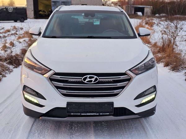 White Hyundai Tucson 2016 in Rokiskis, with an engine capacity of 1.59 L and mileage of 110 thousand km for 7950 €, photo 1 on AUTOMOTO.COM.LV
