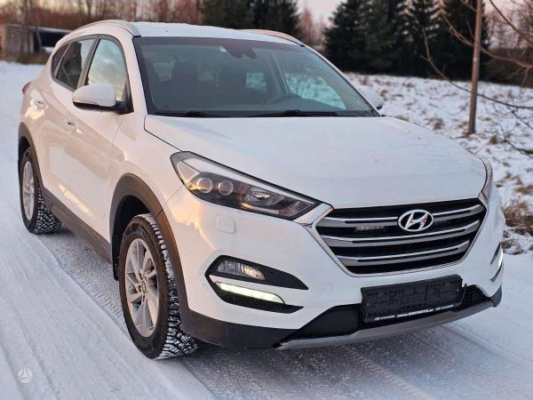 White Hyundai Tucson 2016 in Rokiskis, with an engine capacity of 1.59 L and mileage of 110 thousand km for 7950 €, photo 4 on AUTOMOTO.COM.LV