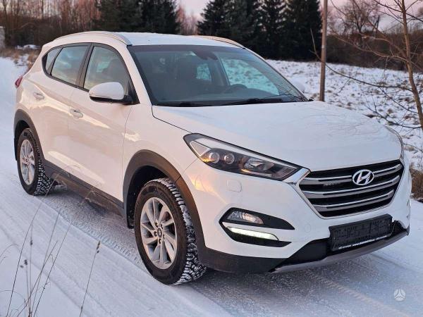 White Hyundai Tucson 2016 in Rokiskis, with an engine capacity of 1.59 L and mileage of 110 thousand km for 7950 €, photo 5 on AUTOMOTO.COM.LV