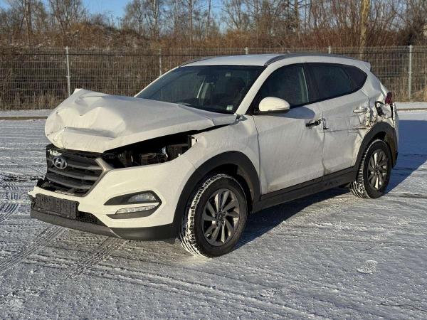 Balts Hyundai Tucson 2016 Marijampole, ar dzinēja tilpumu 1.59 L un nobraukumu 135 tūkst. km par 3600 €, foto 1 vietnē AUTOMOTO.COM.LV