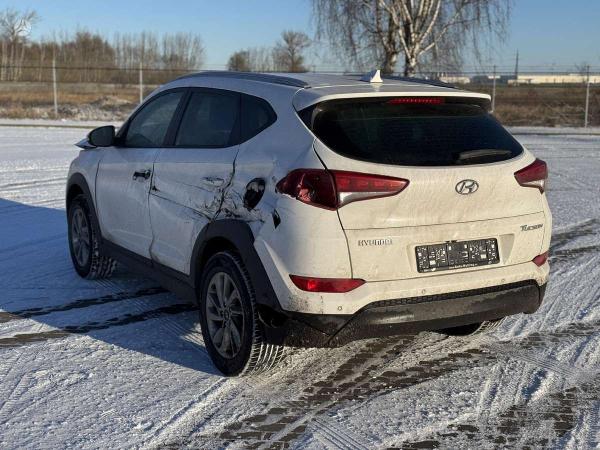 Balts Hyundai Tucson 2016 Marijampole, ar dzinēja tilpumu 1.59 L un nobraukumu 135 tūkst. km par 3600 €, foto 3 vietnē AUTOMOTO.COM.LV
