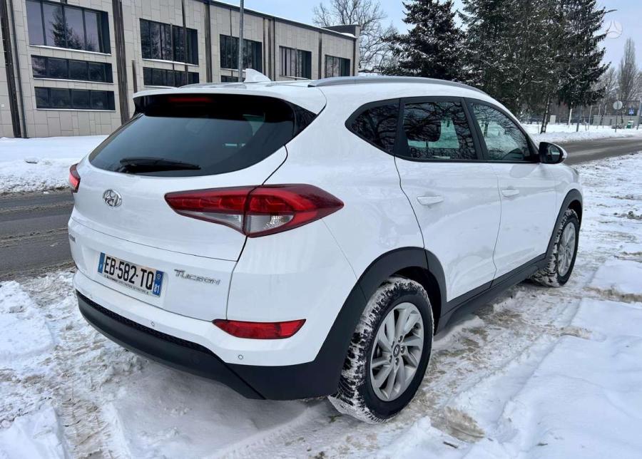 Balts Hyundai Tucson 2016 Tauragė, ar dzinēja tilpumu 1.69 L un nobraukumu 210 tūkst. km par 9400 €, foto 4 vietnē AUTOMOTO.COM.LV