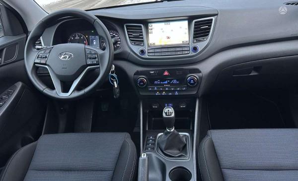 White Hyundai Tucson 2016 in Taurage, with an engine capacity of 1.69 L and mileage of 210 thousand km for 9400 €, photo 9 on AUTOMOTO.COM.LV