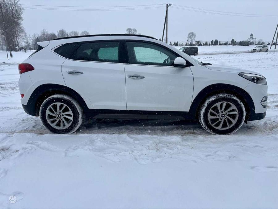 Balts Hyundai Tucson 2016 Tauragė, ar dzinēja tilpumu 1.69 L un nobraukumu 250 tūkst. km par 9600 €, foto 7 vietnē AUTOMOTO.COM.LV