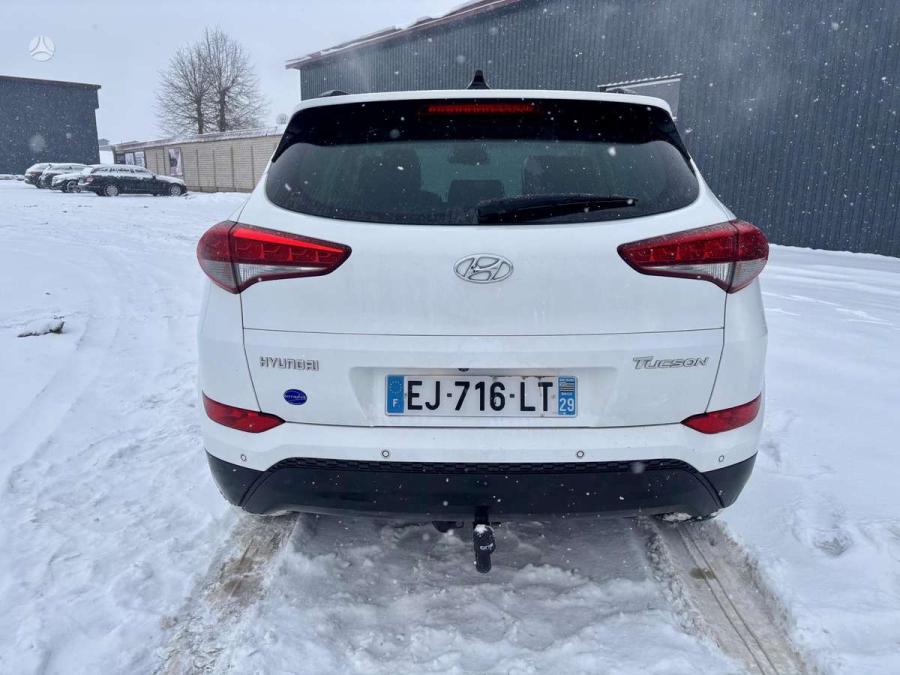 Balts Hyundai Tucson 2016 Tauragė, ar dzinēja tilpumu 1.69 L un nobraukumu 250 tūkst. km par 9600 €, foto 8 vietnē AUTOMOTO.COM.LV