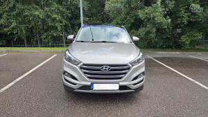 White Hyundai Tucson 2016 in Vilnius, with an engine capacity of 1.60 L and mileage of 90 thousand km for 17400 €, photo  on AUTOMOTO.COM.LV