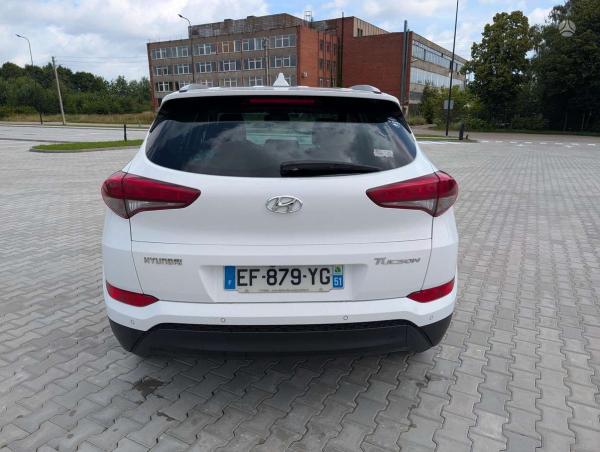 White Hyundai Tucson 2016 in Taurage, with an engine capacity of 1.69 L and mileage of 137 thousand km for 10500 €, photo 7 on AUTOMOTO.COM.LV