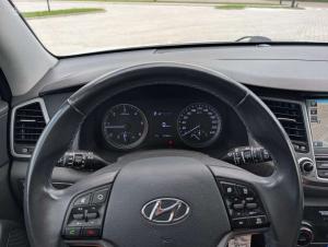 White Hyundai Tucson 2016 in Taurage, with an engine capacity of 1.69 L and mileage of 137 thousand km for 10500 €, photo 13 on AUTOMOTO.COM.LV