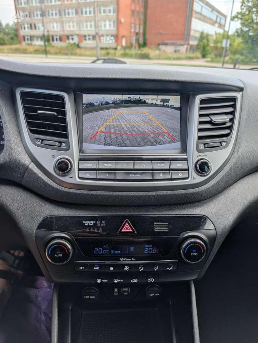White Hyundai Tucson 2016 in Taurage, with an engine capacity of 1.69 L and mileage of 137 thousand km for 10500 €, photo 14 on AUTOMOTO.COM.LV