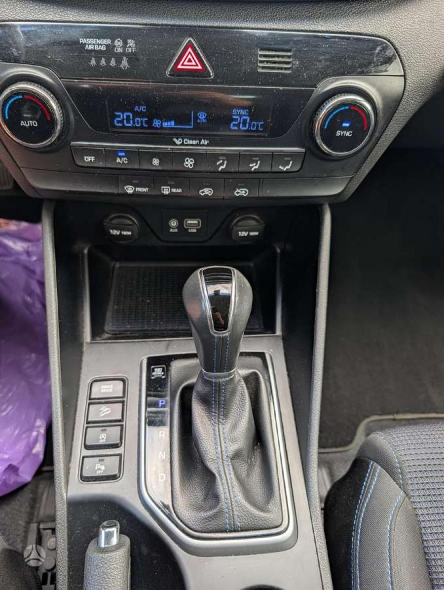 White Hyundai Tucson 2016 in Taurage, with an engine capacity of 1.69 L and mileage of 137 thousand km for 10500 €, photo 15 on AUTOMOTO.COM.LV