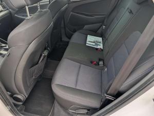 White Hyundai Tucson 2016 in Taurage, with an engine capacity of 1.69 L and mileage of 137 thousand km for 10500 €, photo 16 on AUTOMOTO.COM.LV