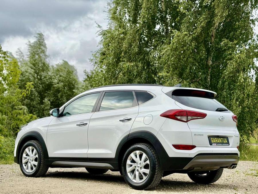 Balts Hyundai Tucson 2016 Šauļi, ar dzinēja tilpumu 2.00 L un nobraukumu 179 tūkst. km par 14999 €, foto 4 vietnē AUTOMOTO.COM.LV