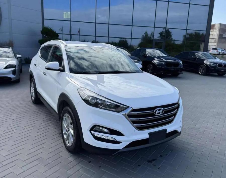 Balts Hyundai Tucson 2016 Telšiai, ar dzinēja tilpumu 1.70 L un nobraukumu 235 tūkst. km par 8990 €, foto 1 vietnē AUTOMOTO.COM.LV