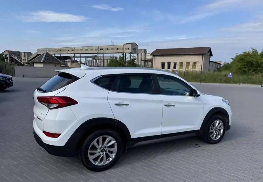 Balts Hyundai Tucson 2016 Telšiai, ar dzinēja tilpumu 1.70 L un nobraukumu 235 tūkst. km par 8990 €, foto 11 vietnē AUTOMOTO.COM.LV