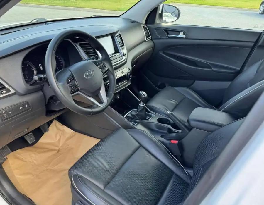Balts Hyundai Tucson 2016 Telšiai, ar dzinēja tilpumu 1.70 L un nobraukumu 235 tūkst. km par 8990 €, foto 13 vietnē AUTOMOTO.COM.LV