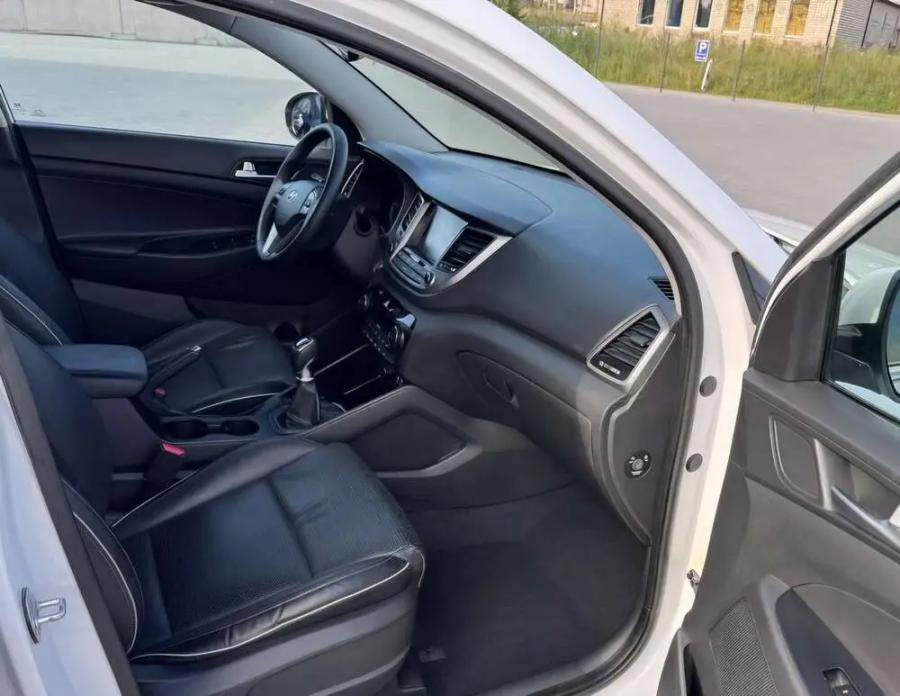 Balts Hyundai Tucson 2016 Telšiai, ar dzinēja tilpumu 1.70 L un nobraukumu 235 tūkst. km par 8990 €, foto 14 vietnē AUTOMOTO.COM.LV