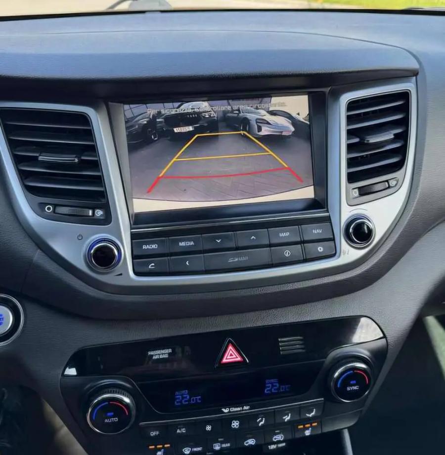 Balts Hyundai Tucson 2016 Telšiai, ar dzinēja tilpumu 1.70 L un nobraukumu 235 tūkst. km par 8990 €, foto 17 vietnē AUTOMOTO.COM.LV