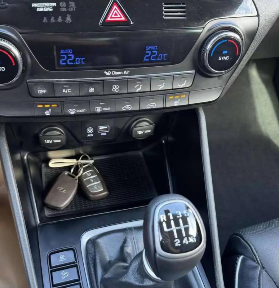 Balts Hyundai Tucson 2016 Telšiai, ar dzinēja tilpumu 1.70 L un nobraukumu 235 tūkst. km par 8990 €, foto 18 vietnē AUTOMOTO.COM.LV